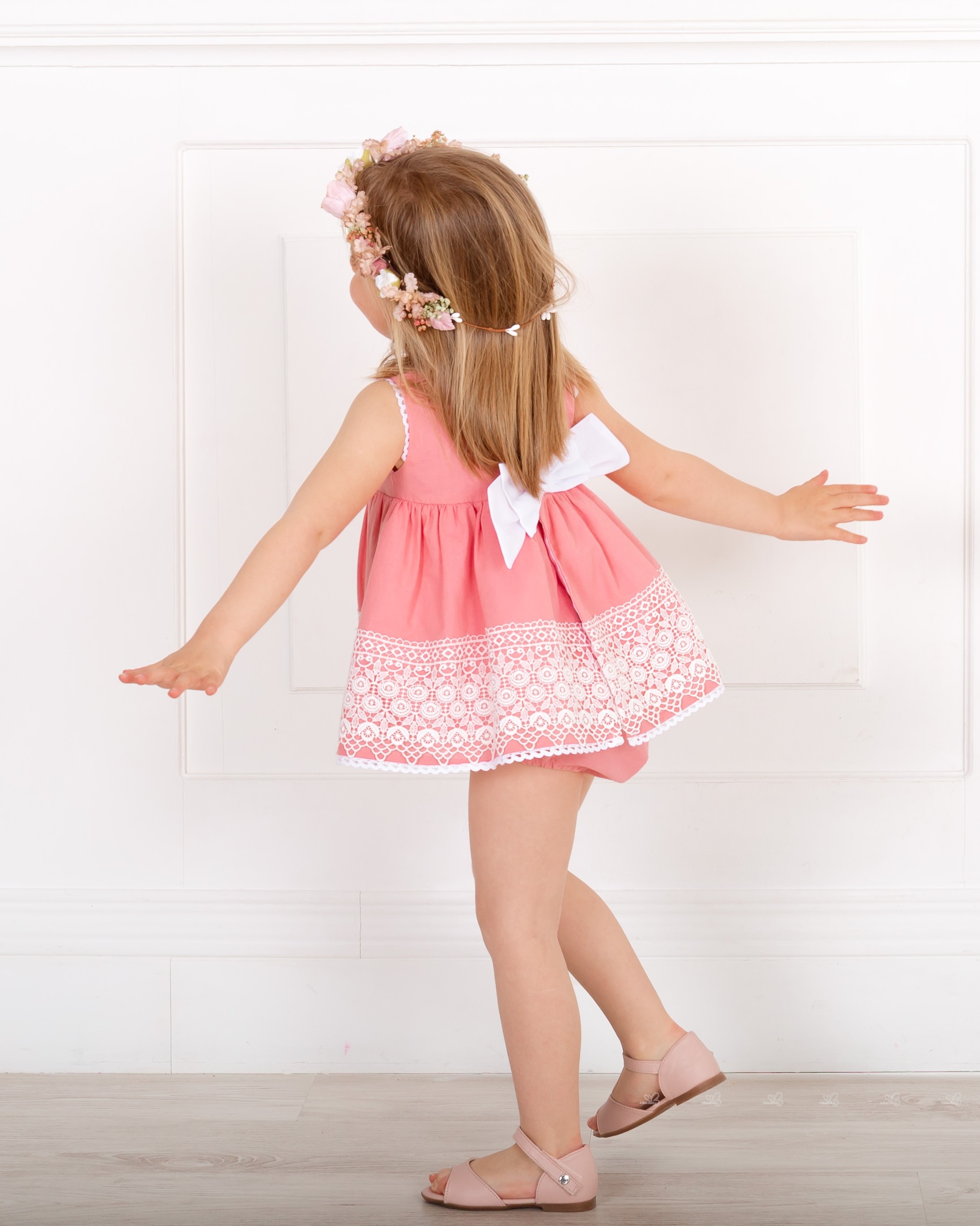 Nini Moda Infantil Jesusito Niña Rosa Bordado Blanco & Flores | Missbaby